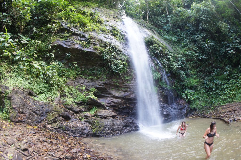 Double River Waterfall Hike & Brasso Seco Food Festival - Cest La Vibe